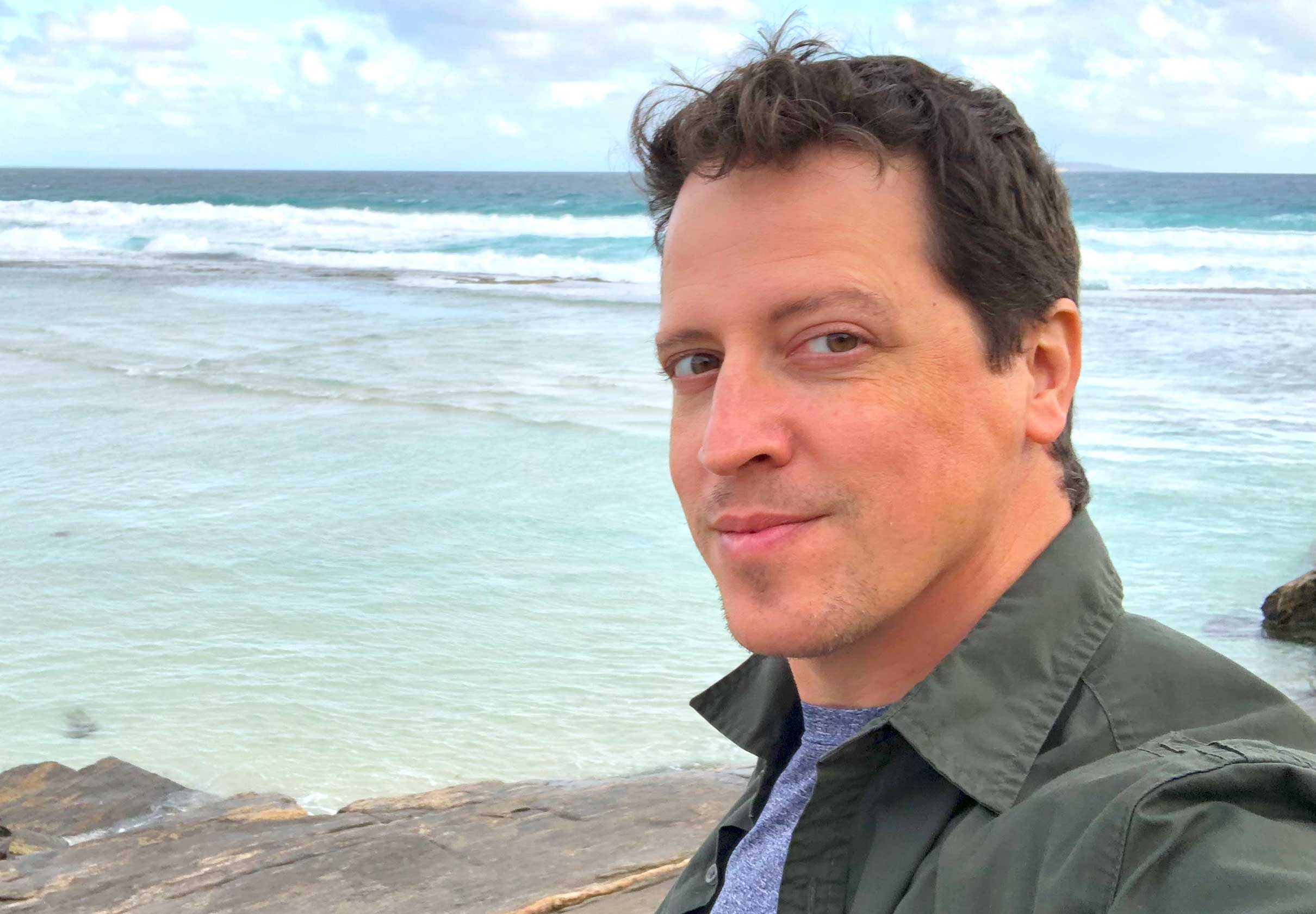 The Girl Beneath the Sea by Andrew Mayne – Spotlight and Giveaway